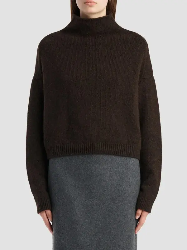 Khaite Marke Rib-knit Cashmere Mock-neck Sweater
