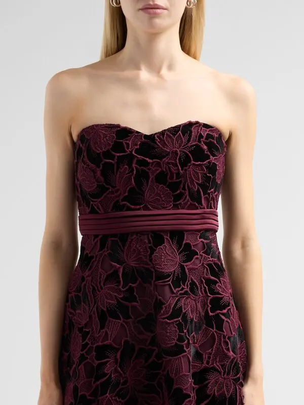 Badgley Mischka Guipure Lace Velvet Cocktail Dress
