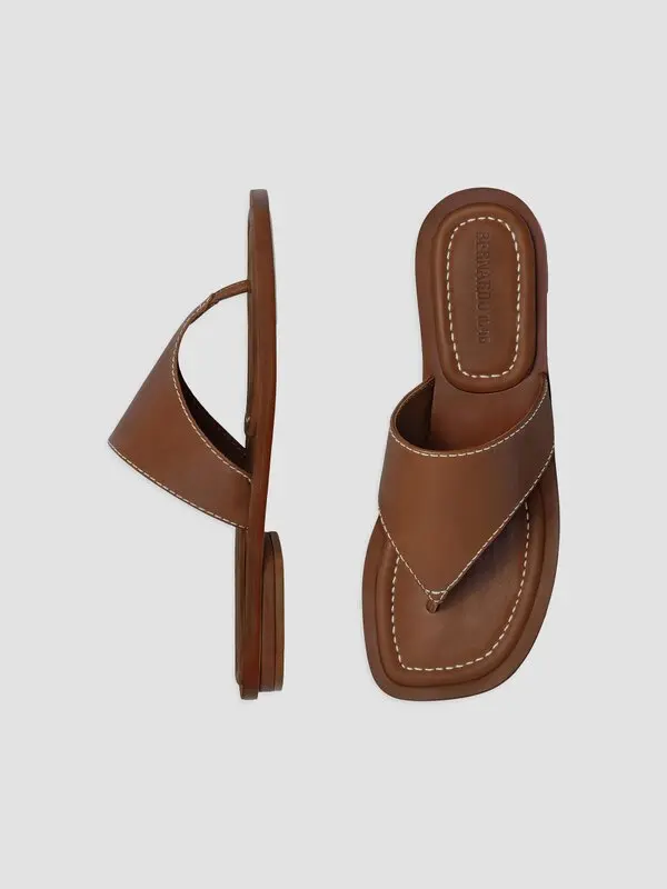 Bernardo Agora Thong Sandals - Saddle