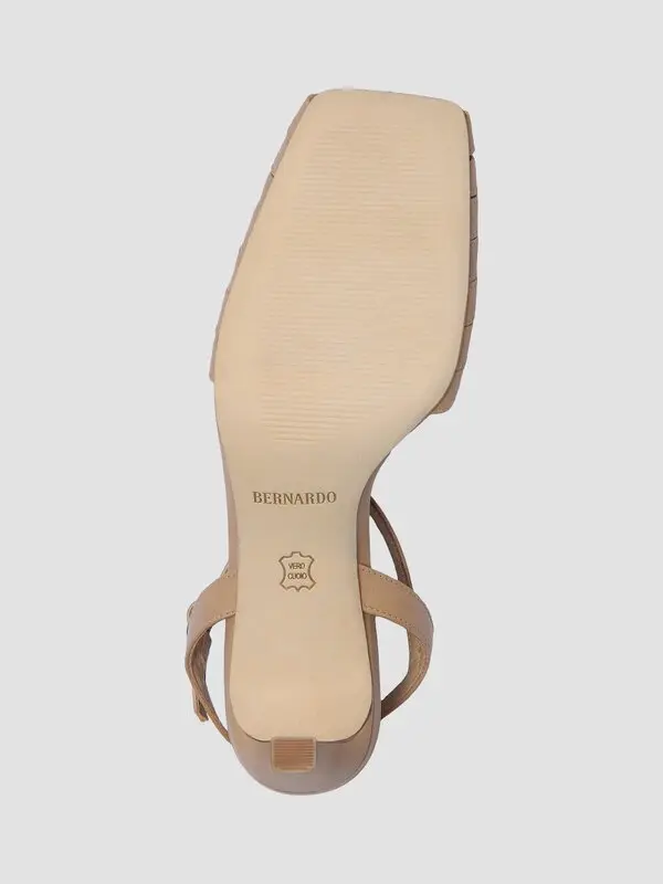 Bernardo Peoria Pumps - Sand