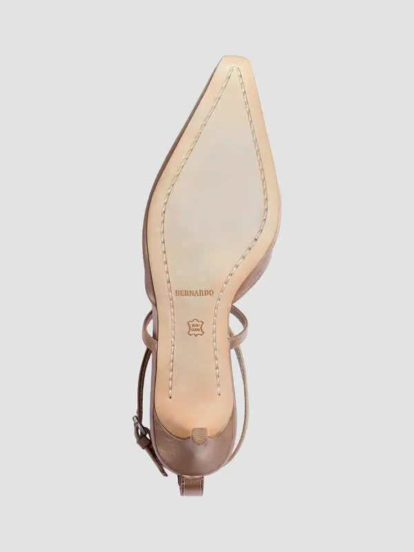 Bernardo Yazmin Pumps