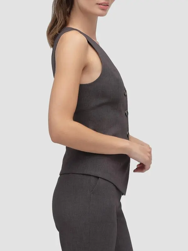 FAVORITE DAUGHTER The Jones Vest