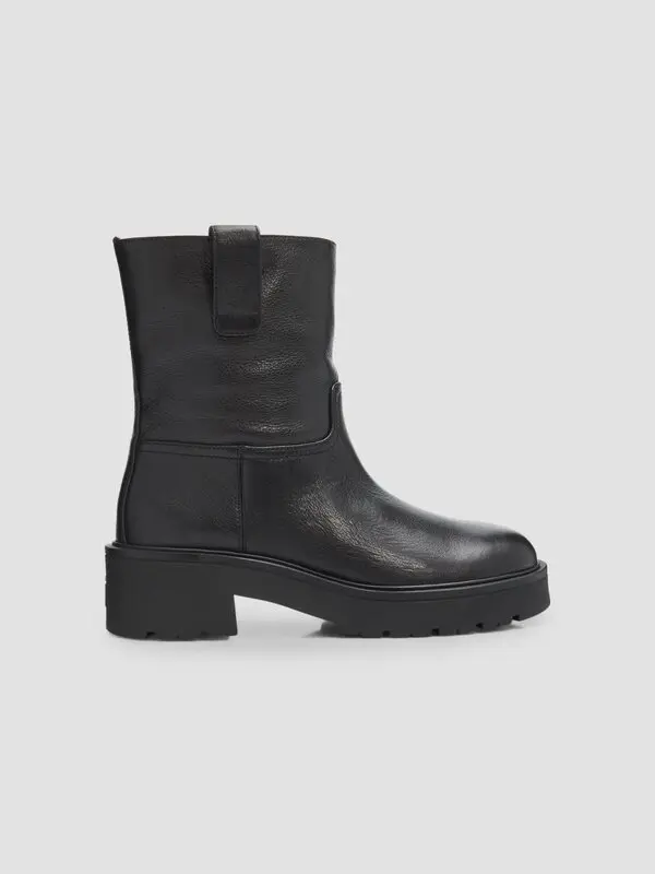 STUART WEITZMAN Ren Leather Lug Sole Boots - Black