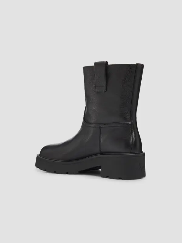 STUART WEITZMAN Ren Leather Lug Sole Boots