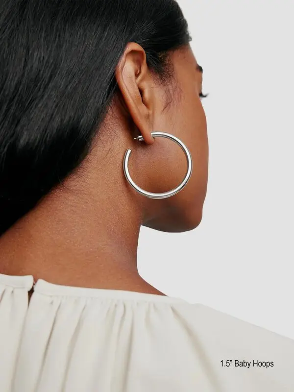 JENNIFER FISHER Lilly Huggie Earrings/23mm