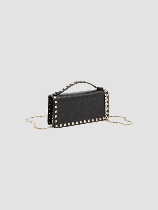 Valentino Garavani Rockstud Wallet With Chain In Grainy Calfskin - Black