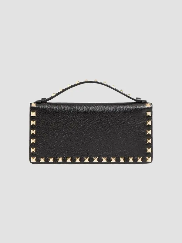 Valentino Garavani Rockstud Wallet With Chain In Grainy Calfskin - Black