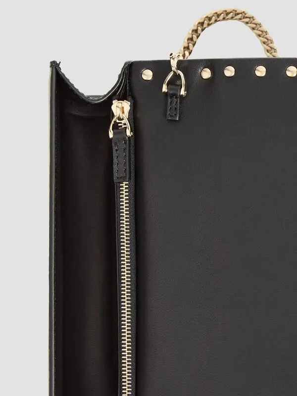 Valentino Garavani Rockstud Wallet With Chain In Grainy Calfskin - Black