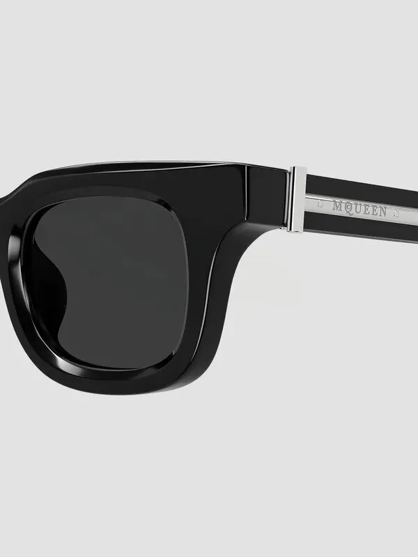 Alexander McQueen Skull Hardware 46mm Square Sunglasses - Black