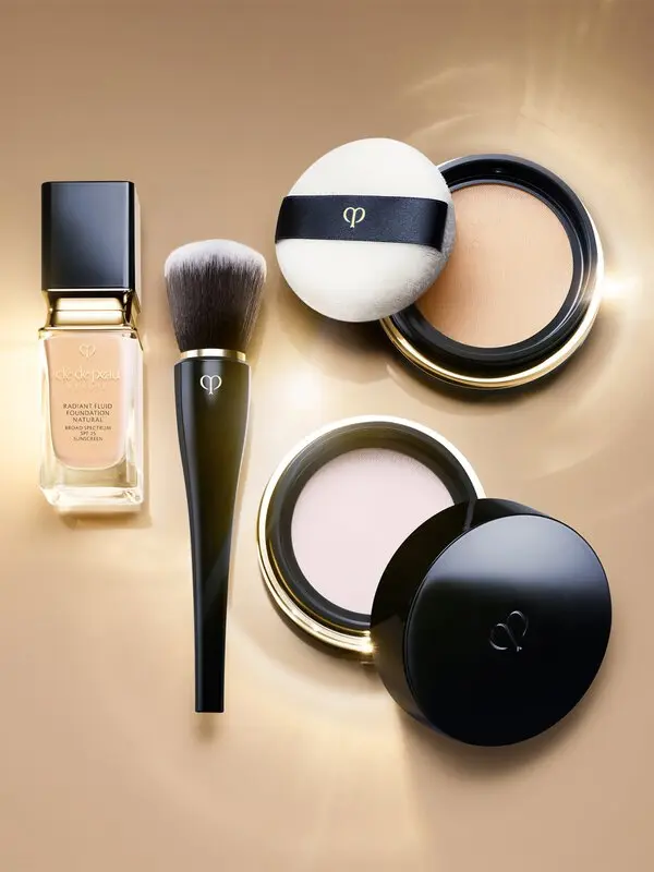 CLE DE PEAU BEAUTE Loose Powder - Light
