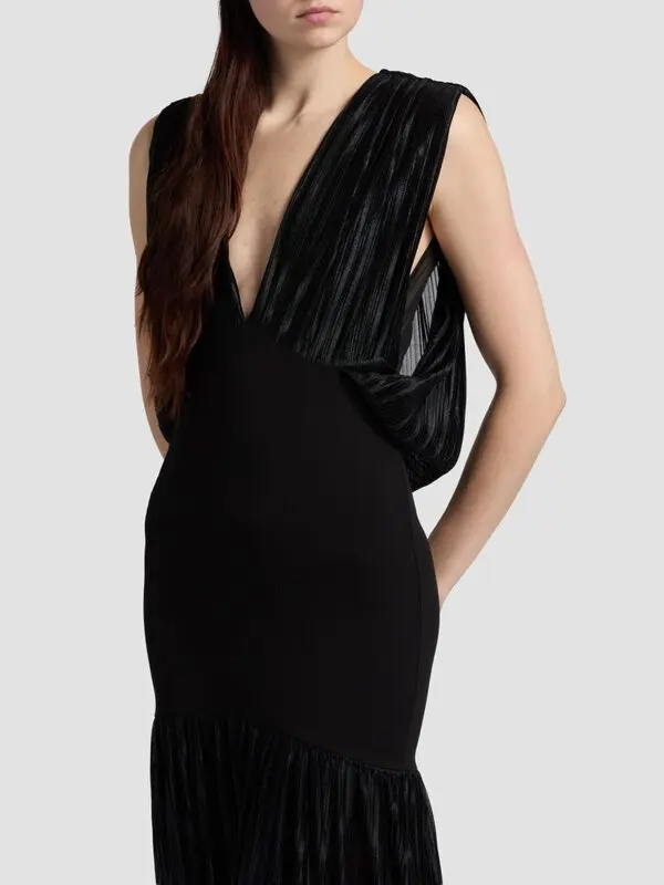 Black Halo Savoy Metallic Plisse Mesh Gown
