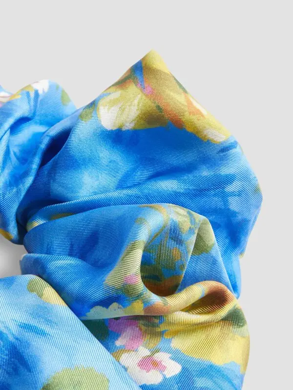 La DoubleJ Giga Scrunchie