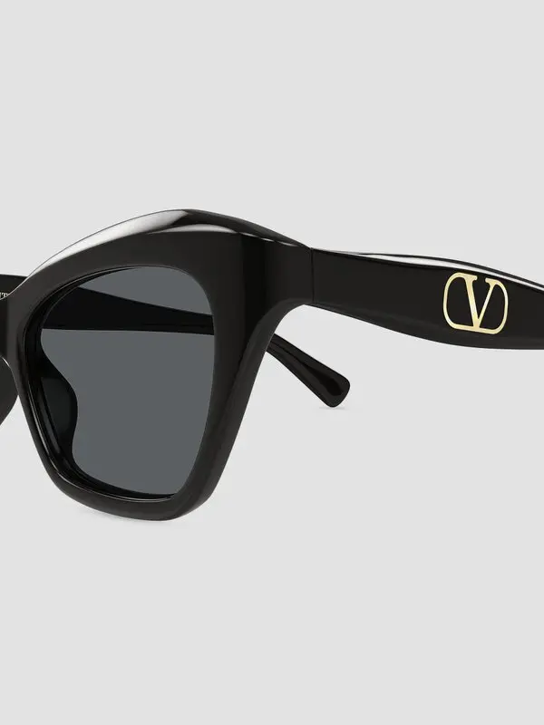 Valentino Garavani Dauphin 52mm Cat-eye Sunglasses - Black