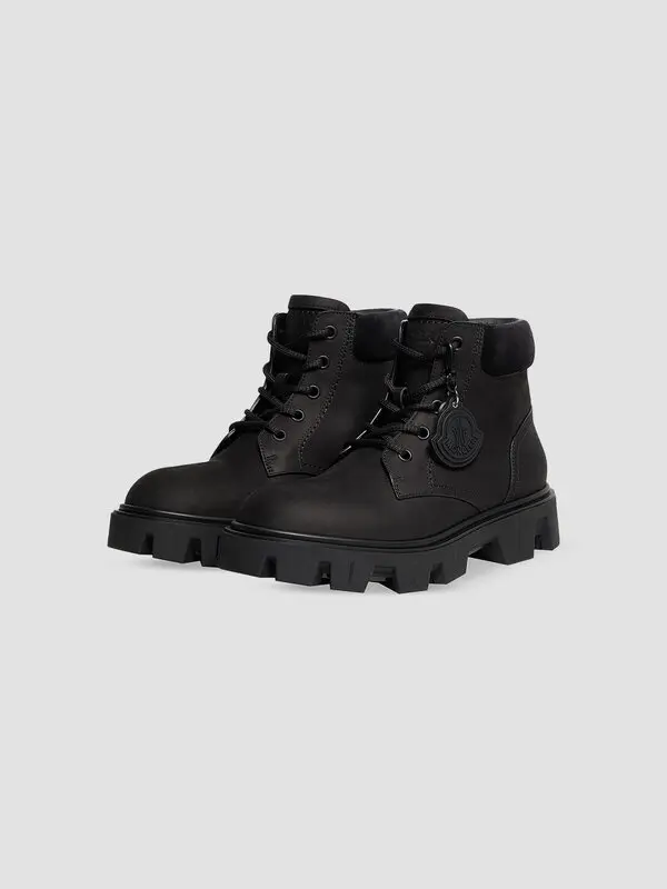 Moncler Peak City Boots In Nubuck & Suede - Black