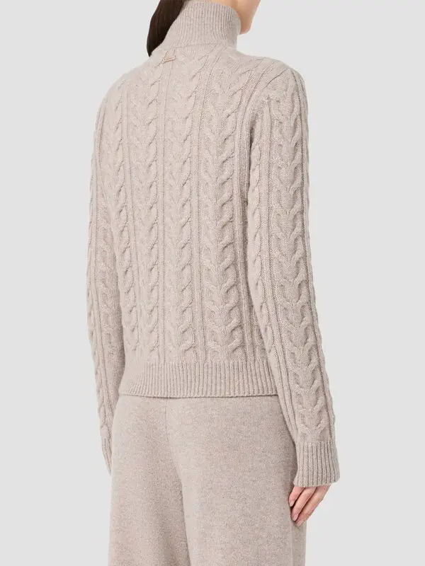Max Mara Cable Knit Cashmere Yarn Sweater
