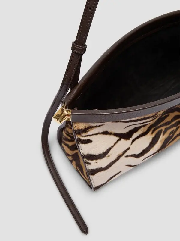 Alaïa Le Clik East West Tiger Calf Hair Medium Shoulder Bag - Naturel