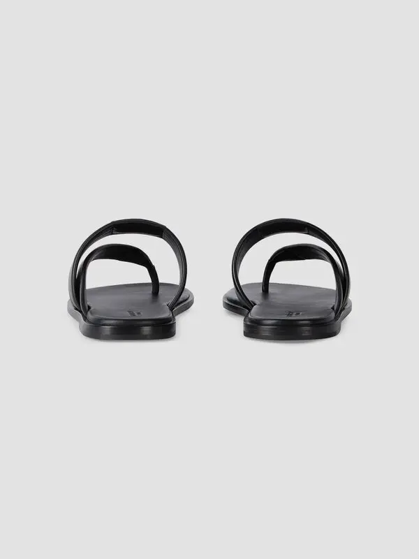 Givenchy Bay Thongs In Leather