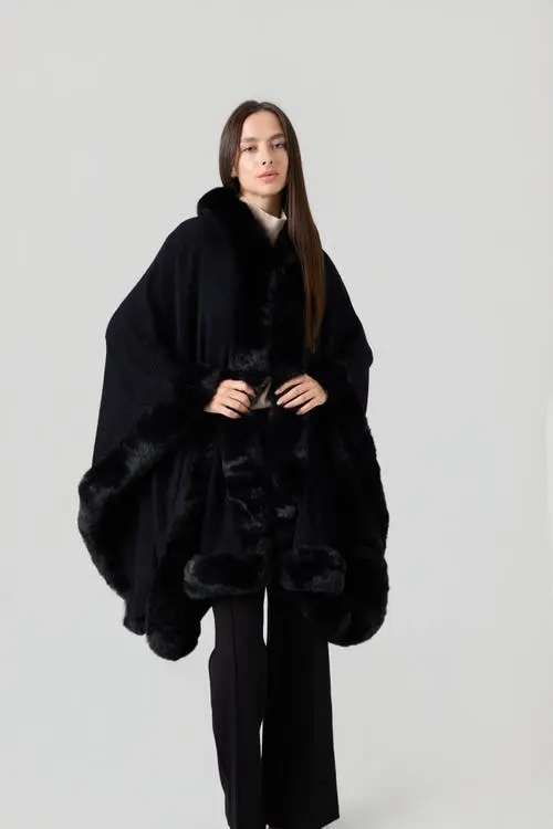 LE FAFO Hodded Faux Fur Long Cape