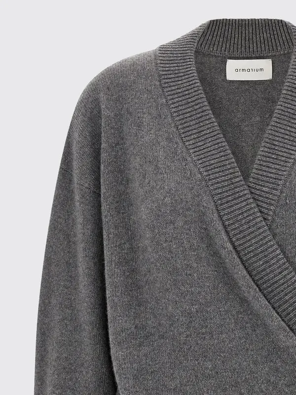 ARMARIUM V-neck Jumper In A Wool And Cashmere Blend