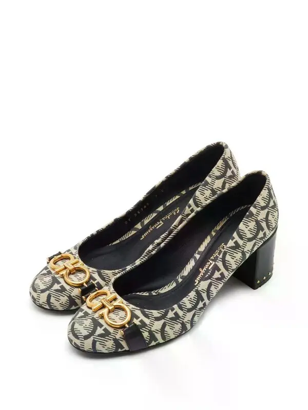 FERRAGAMO Garda Gancini Buckle Pumps - Neutrals