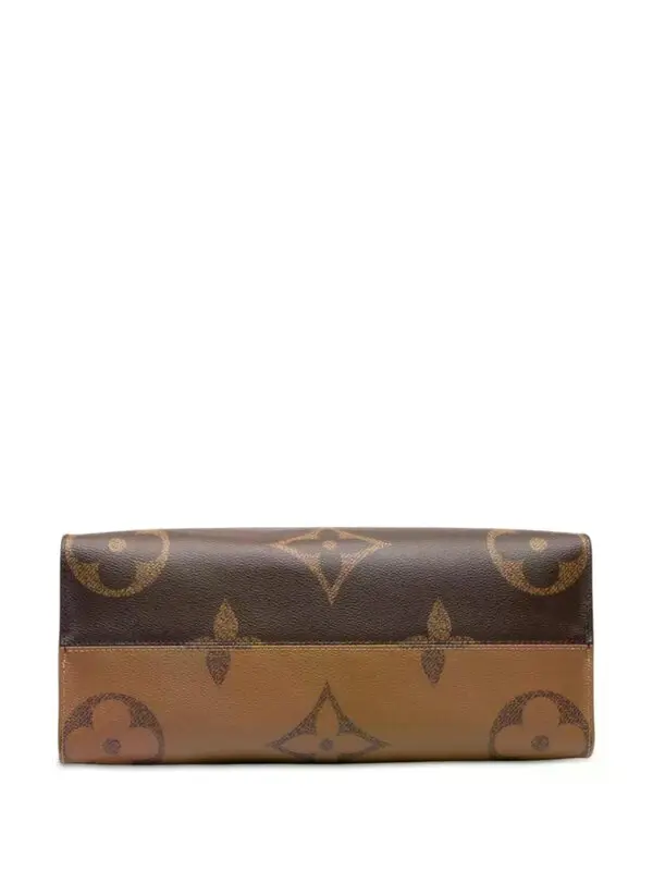 LOUIS VUITTON 2021-2026 Monogram Reverse Giant Onthego Mm Satchel