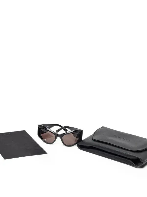 Balenciaga Bb Logo-embellished Cat-eye Sunglasses - Black