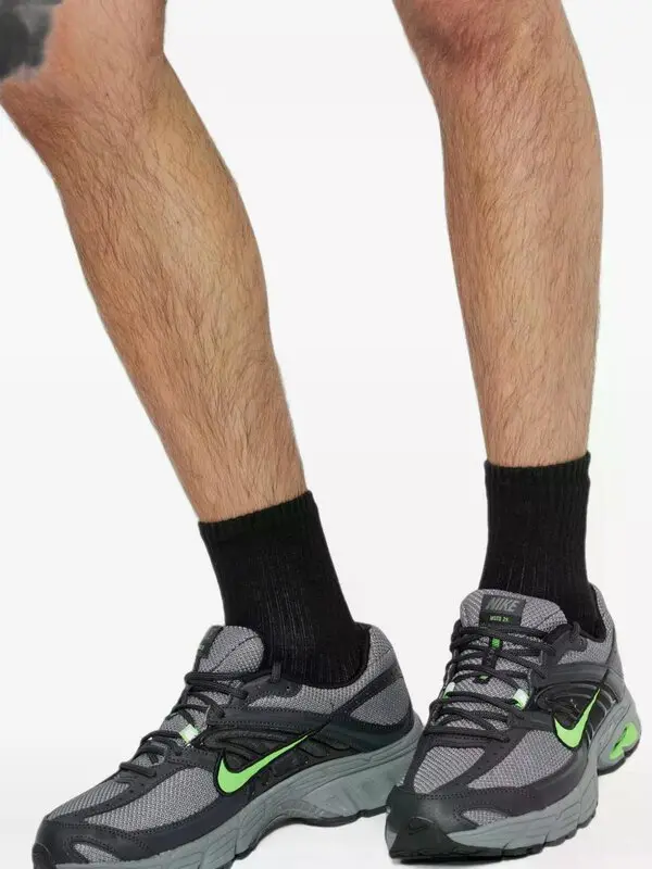 Nike Air Max Moto 2k Sneakers
