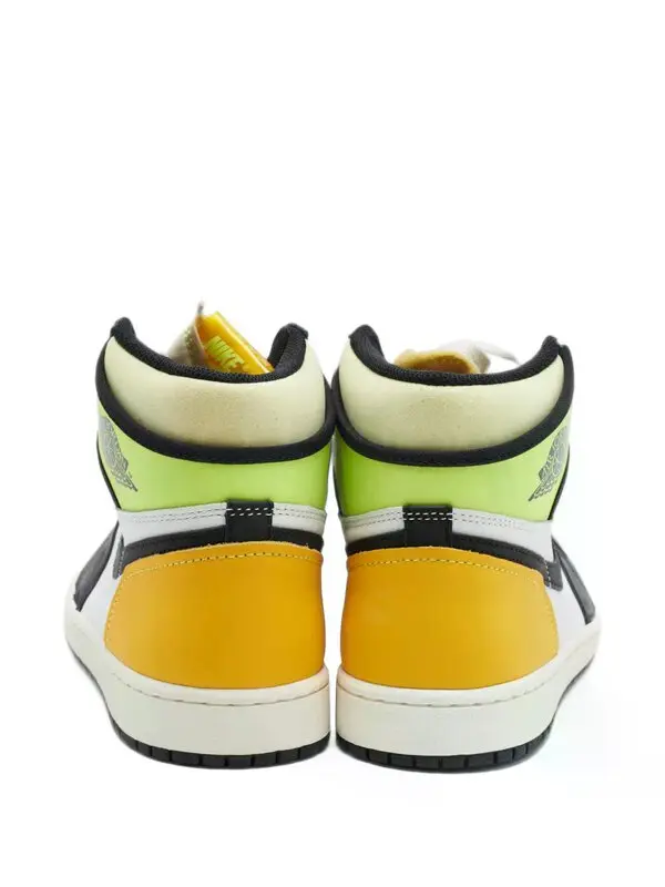 JORDAN Air 1 Retro High-top Sneakers - White