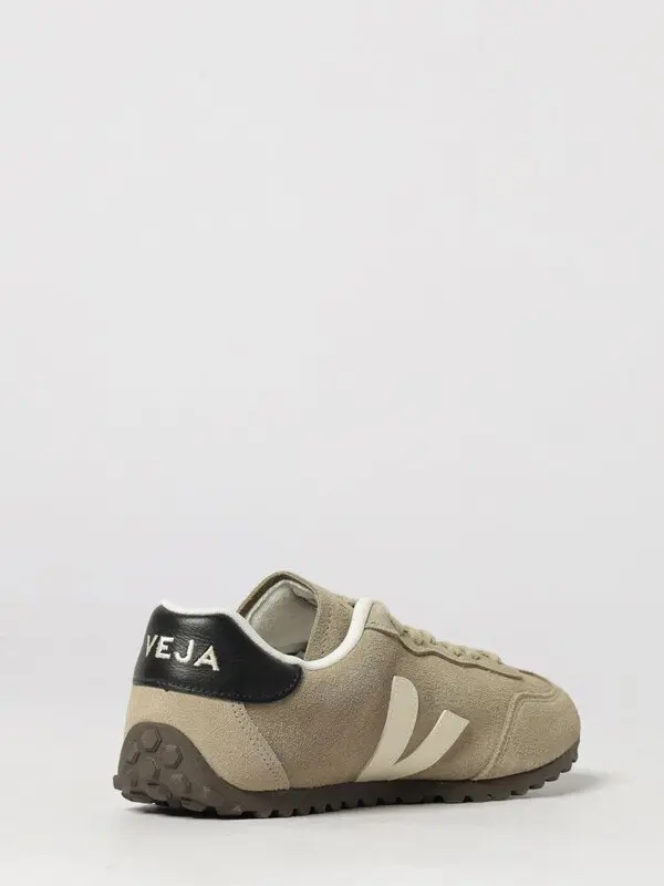 VEJA Gt Suede Leather Sneakers In With Contrasting Side Logo - Beige