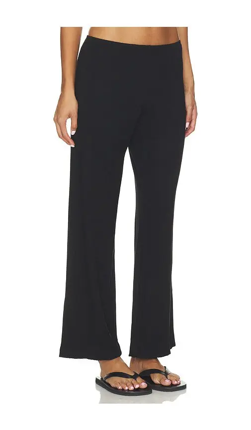 Donni. The Baby Rib Scallop Pant In Black