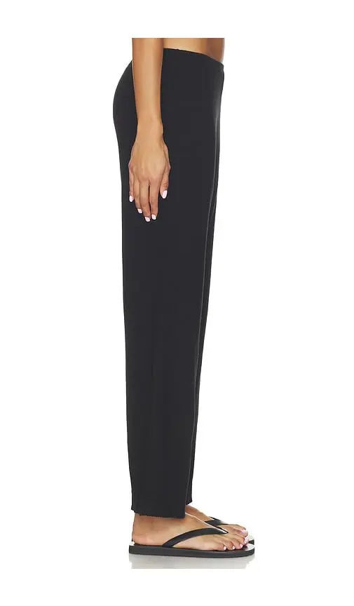 Donni. The Baby Rib Scallop Pant In Black