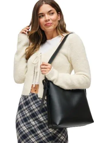 URBAN EXPRESSIONS Addilyn Bucket Bag - Black