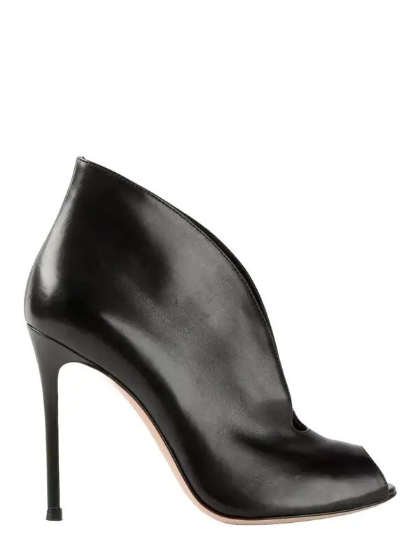 GIANVITO ROSSI Vamp Booties - Black