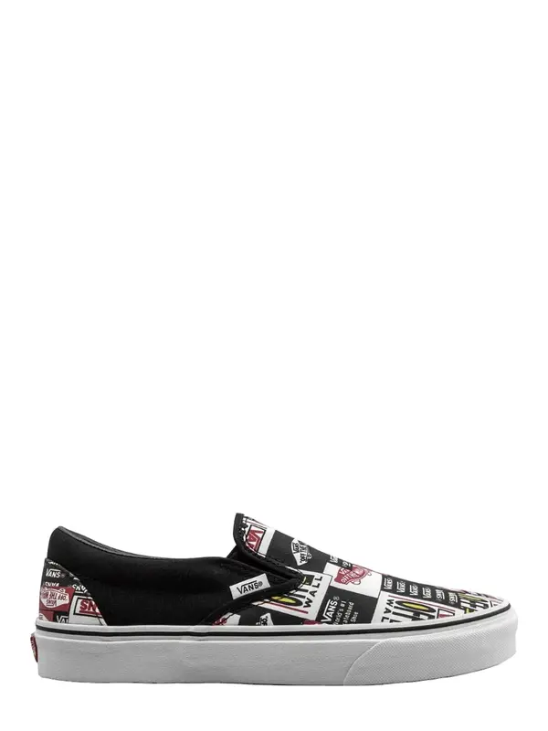 VANS Classic Slip-on Sneakers - Black