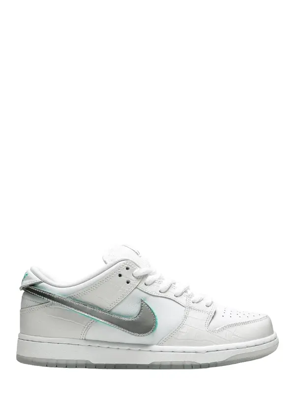 Nike X Diamond Supply Co. Sb Dunk Low Pro Og Qs Sneakers - White