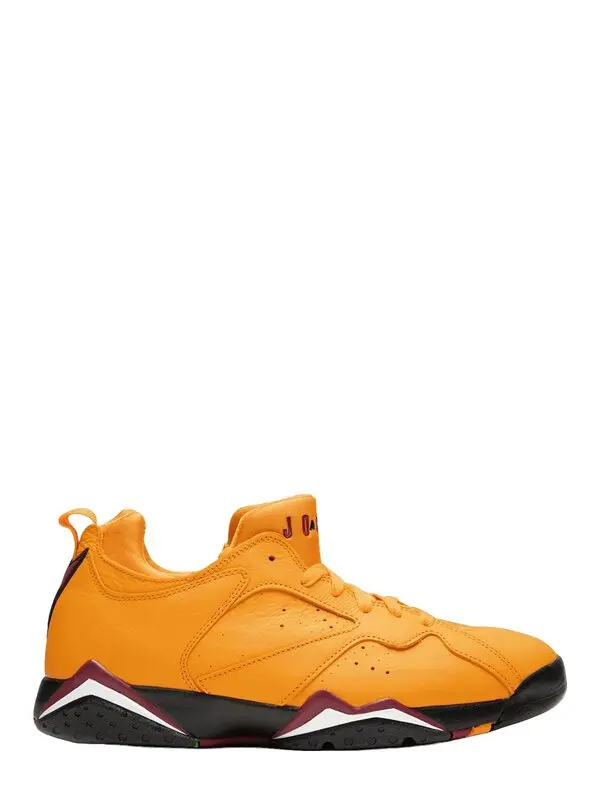 JORDAN Air 7 Low Nrg Taxi Sneakers - Yellow