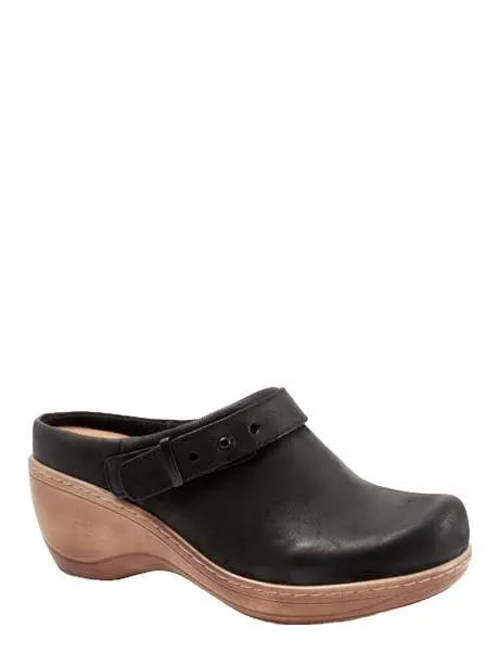 Softwalk Marquette Clog - Black Nu