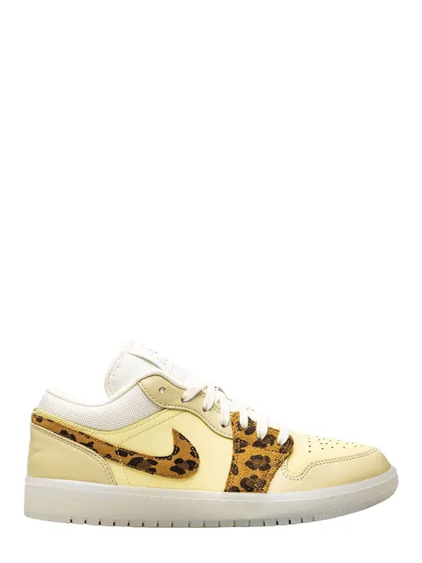JORDAN Air 1 Low Snkrs Day Sneakers - Yellow