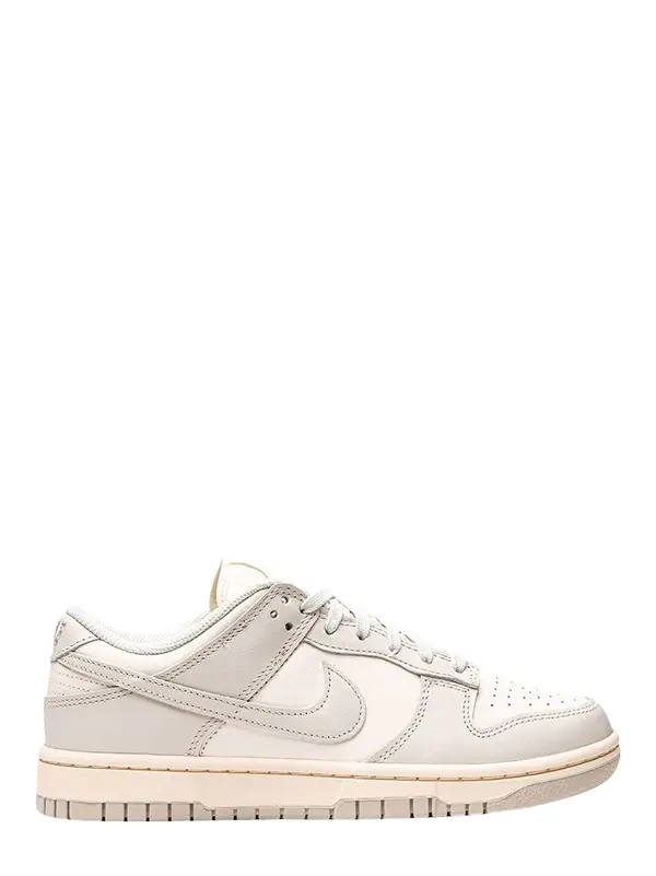 Nike Dunk Low Light Bone Sneakers - White