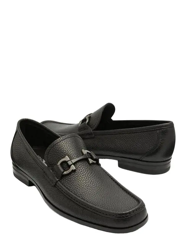 FERRAGAMO Grandioso Grained Calfskin Gancini Loafer - Nero