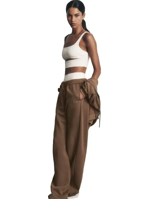 Alo Yoga Accolade Straight Leg Sweatpant - Java Brown