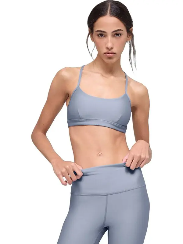 Alo Yoga Airlift Intrigue Bra - Winter Frost
