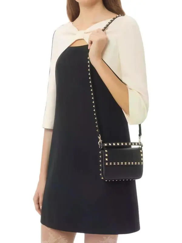 Valentino Garavani Rockstud Grainy Calfskin Pouch - Black