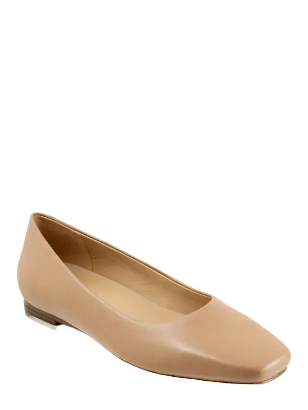 Trotters Honor Leather Flat - Beige
