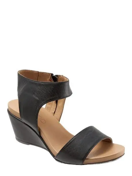 BUENO Ida Wedge Sandal - Black Leather