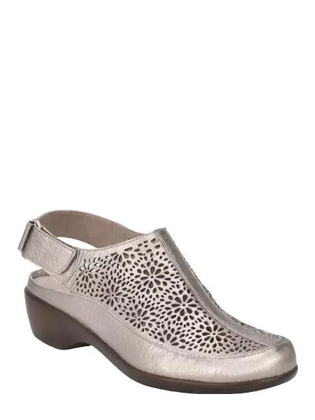 Easy Spirit Dawn Slingback Clog - Latte Leather