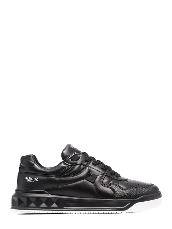 Valentino Garavani Roman Stud Low-top Sneakers - Black