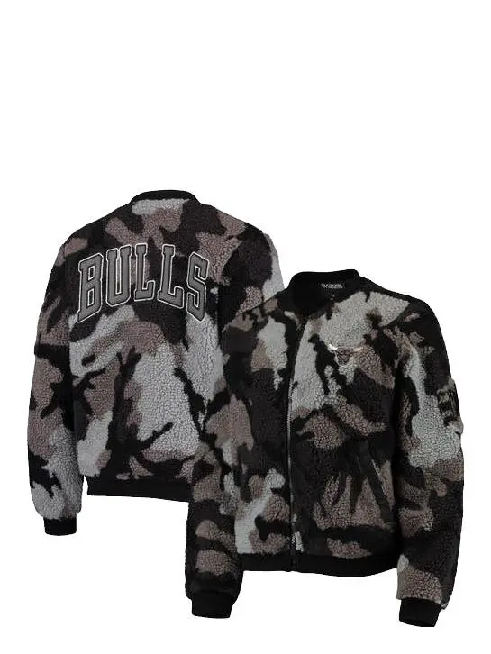 THE WILD COLLECTIVE Chicago Bulls Camouflage Sherpa Bomber Jacket - Black