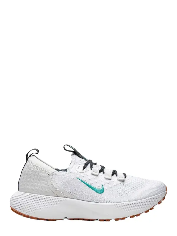 Nike Escape Run Flyknit Sneakers - White