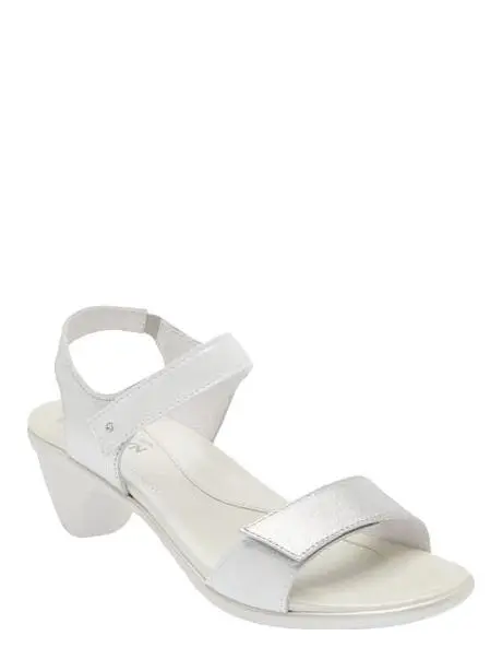Naot Extant Sandal - Silver/pearl White